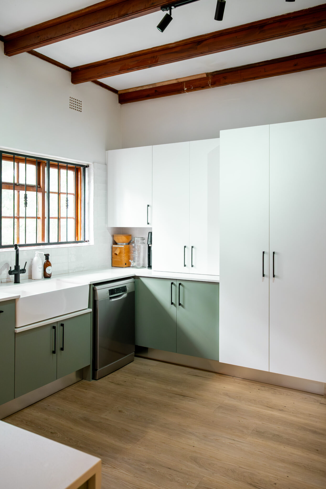 Funky Ouma | Easylife Kitchens